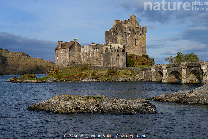 Stock photo of Eilean Donan Castle beside Loch Duich, Ross and Cromarty ...